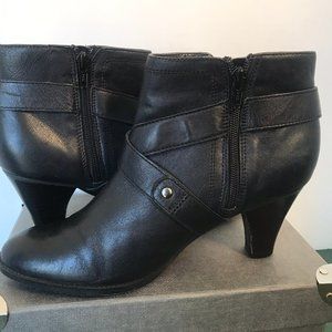 a.n.a | Shoes | Ana Black Leather Ankle Boot | Poshmark